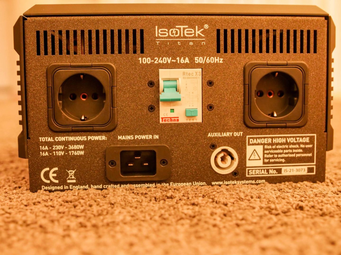Review IsoTek Titan V5 - Titanic Power - Alpha Audio