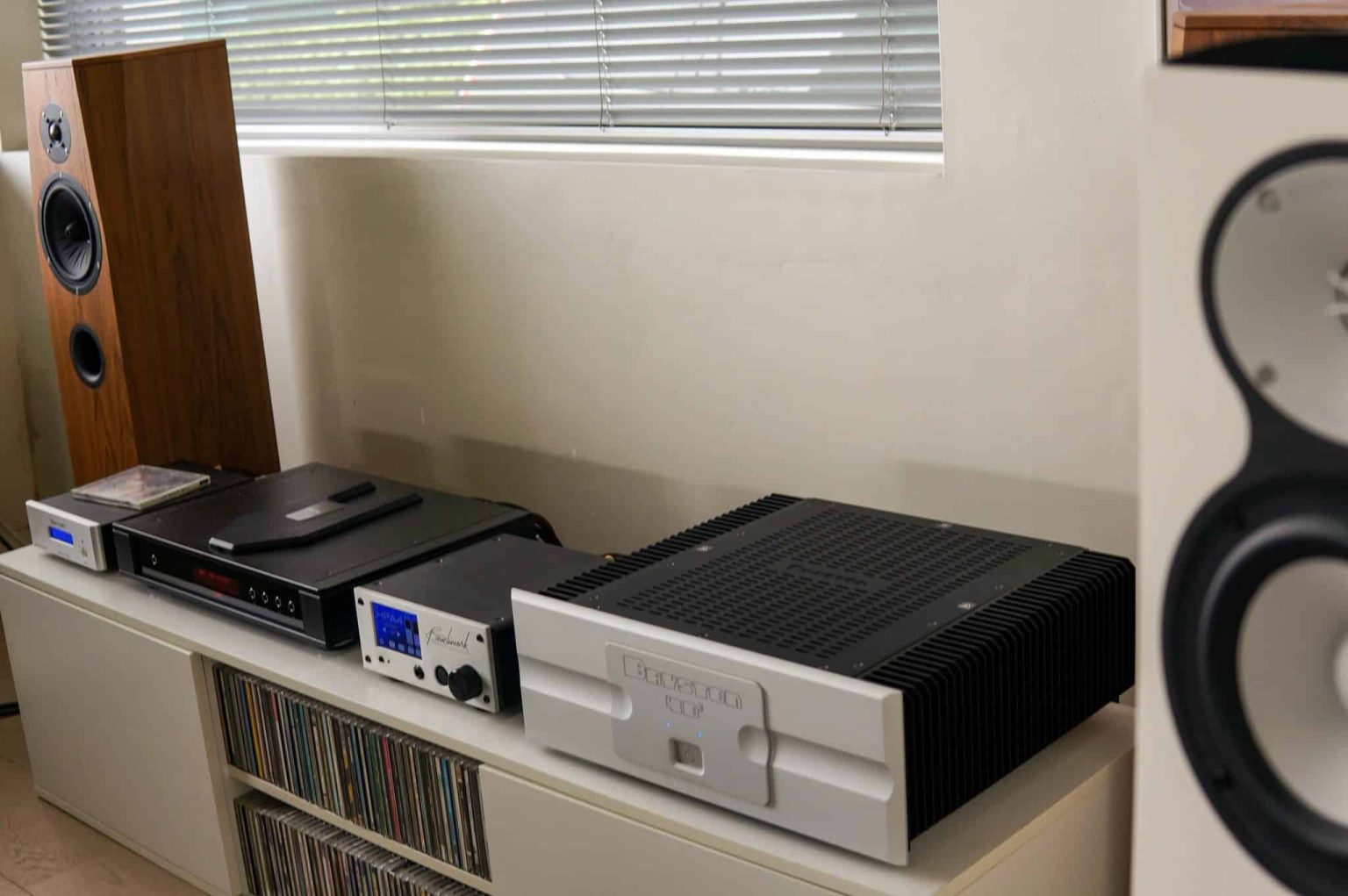 Review Rega Saturn MK3 CD player/d-a converter - Through a ring - Alpha ...