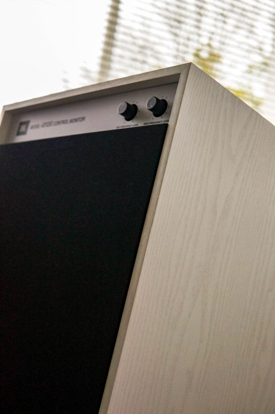 Review JBL Model 4312G Ghost Edition Control Monitor - Witty! - Alpha Audio